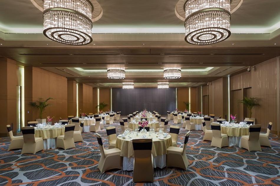Holiday Inn Aerocity, Delhi | Banquet Hall | 5 Star Wedding Hotel ...