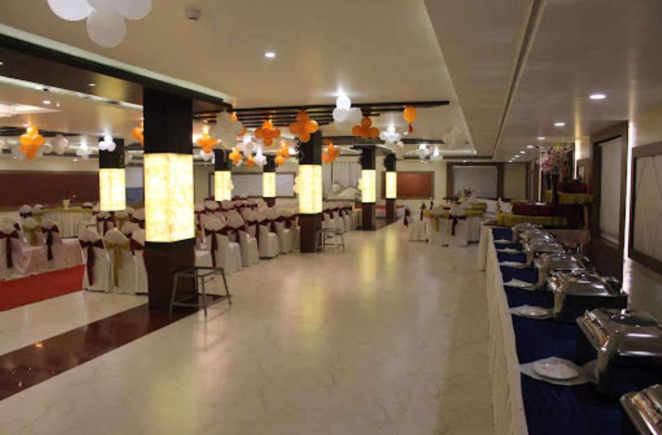 Hotel The Golden Apple Mahanagar, Lucknow | Banquet Hall | Wedding ...
