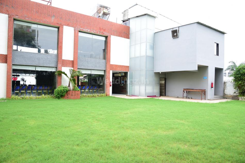 Waves Club Bhayli, Baroda | Banquet Hall | Wedding Lawn | WeddingZ.in