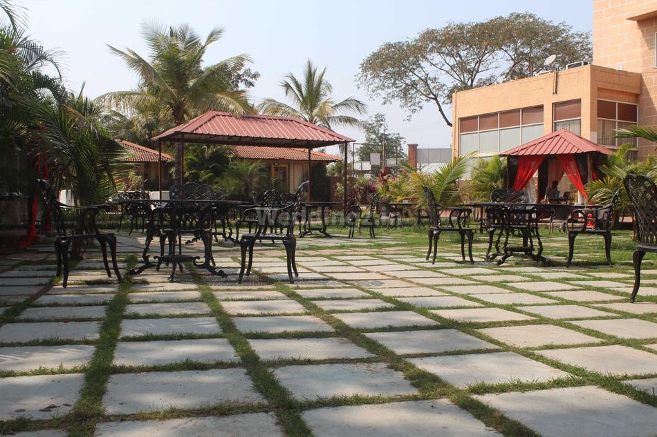 The Grand Neelam Hotel VIP Road, Raipur | Banquet Hall | Wedding Lawn ...