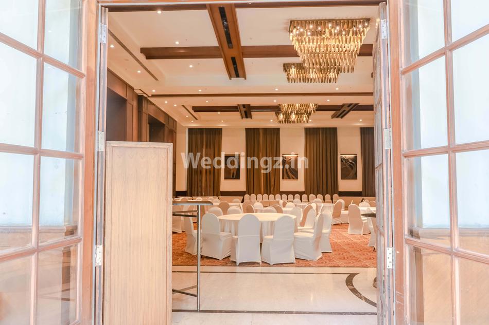 DLF Club 5 Sector 52, Gurugram | Banquet Hall | Wedding Lawn | WeddingZ.in