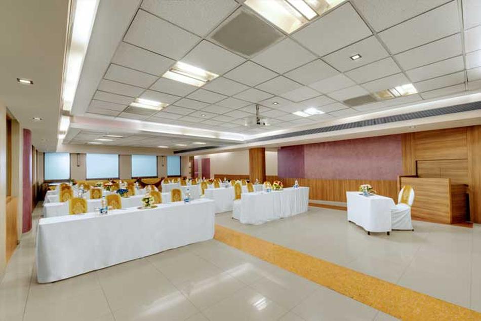 The Acres Club Chembur, Mumbai | Banquet Hall | Wedding Lawn | WeddingZ.in