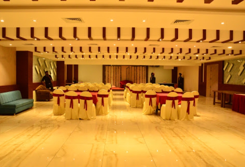 Red Carlton Hotel And Banquets Govind Nagar, Kanpur | Banquet Hall ...
