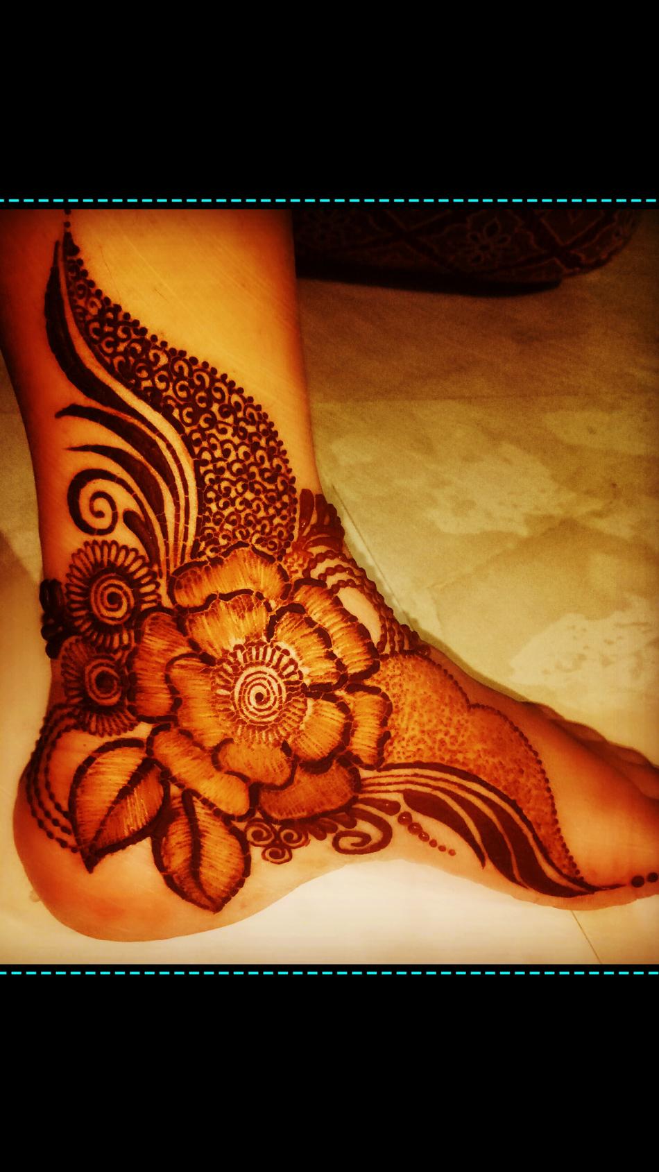 Saba Mehendi, Bridal Mehndi Artist in Nashik | WeddingZ