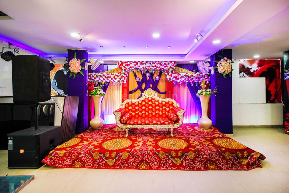 Wedding Decorations Reception Hall With Red Roses