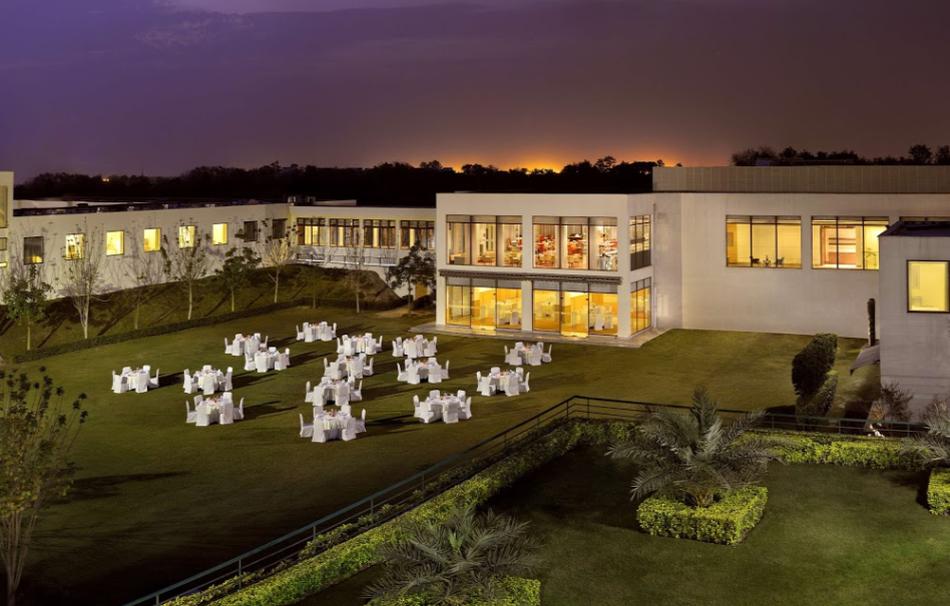Four Points by Sheraton Rajokri, Delhi | Banquet Hall | Wedding Lawn ...