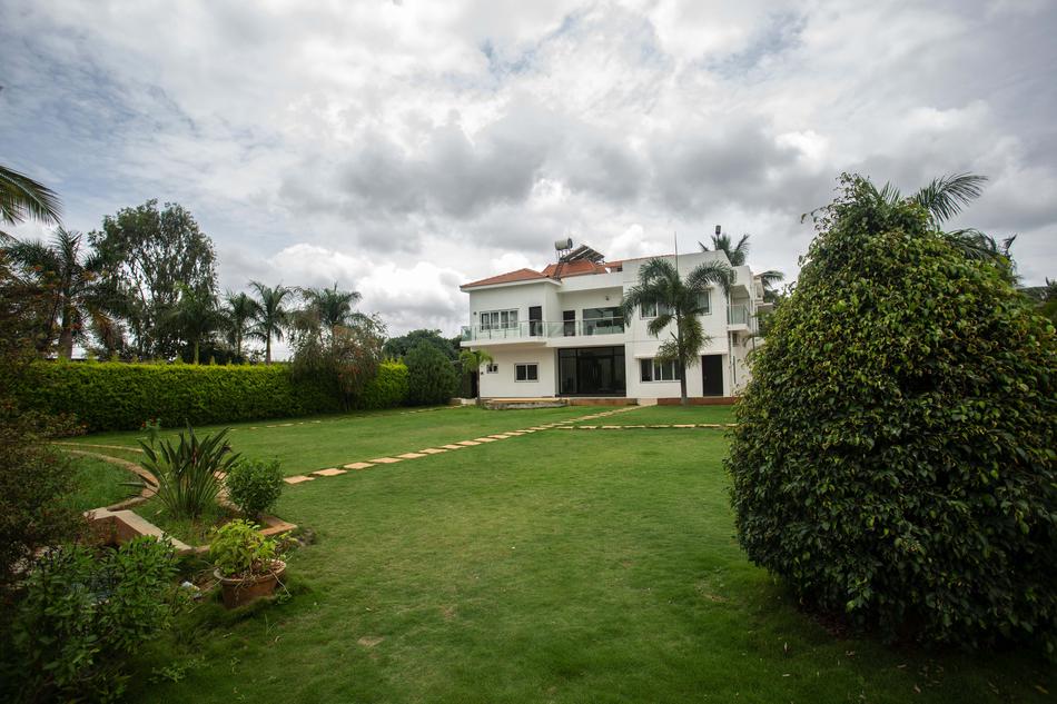 Heera Farm Yelahanka, Bangalore | Banquet Hall | Wedding Lawn | WeddingZ.in