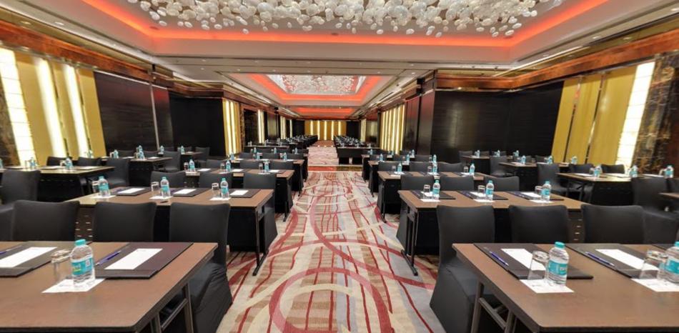 Radisson Blu Plaza Mahipalpur, Delhi | Banquet Hall | Wedding Lawn ...