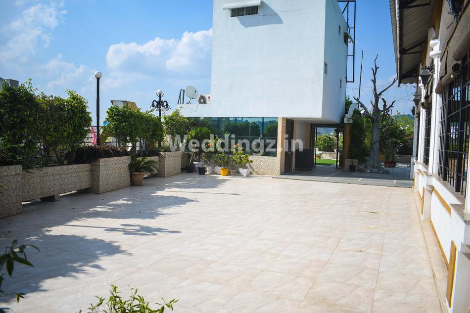 Hotel Parnil Palace Zoo Road, Guwahati | Banquet Hall | Wedding Hotel ...