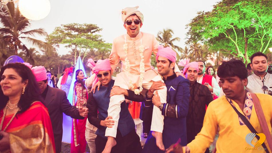 Camera Crew, Wedding photographer in Mumbai | WeddingZ