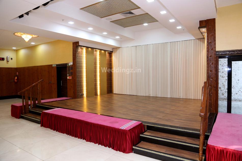 Fine Arts Banquets Chembur, Mumbai | Banquet Hall | WeddingZ.in