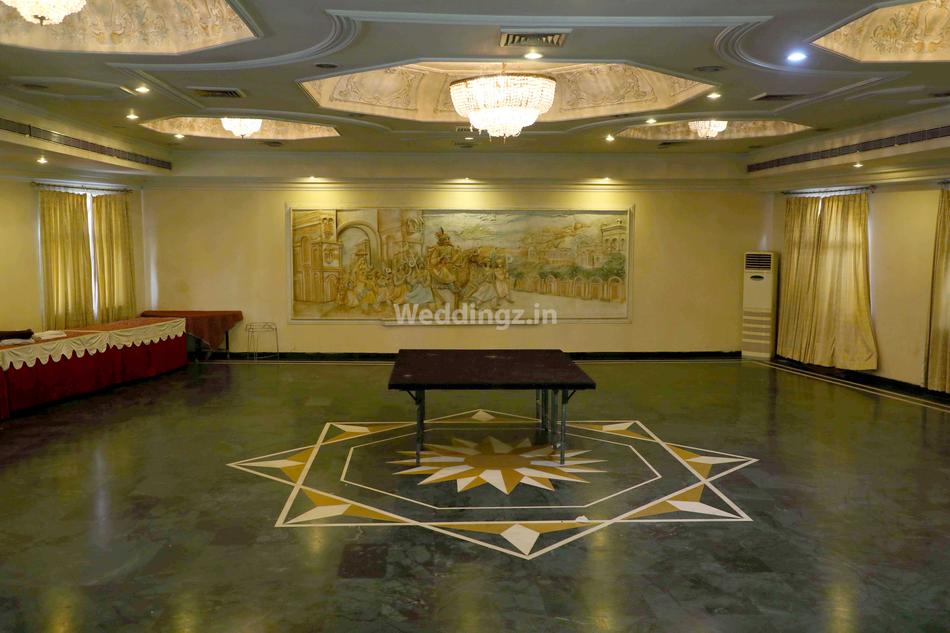 Hotel Arya Nayatoli, Ranchi | Banquet Hall | Wedding Hotel | WeddingZ.in