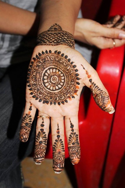 Red Mehndi Moments, Bridal Mehndi Artist in Grant Road, Mumbai | WeddingZ