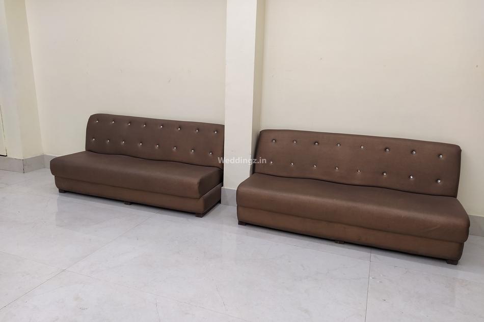 Hotel Rajvanshi Sector 8, Gurugram | Banquet Hall | WeddingZ.in