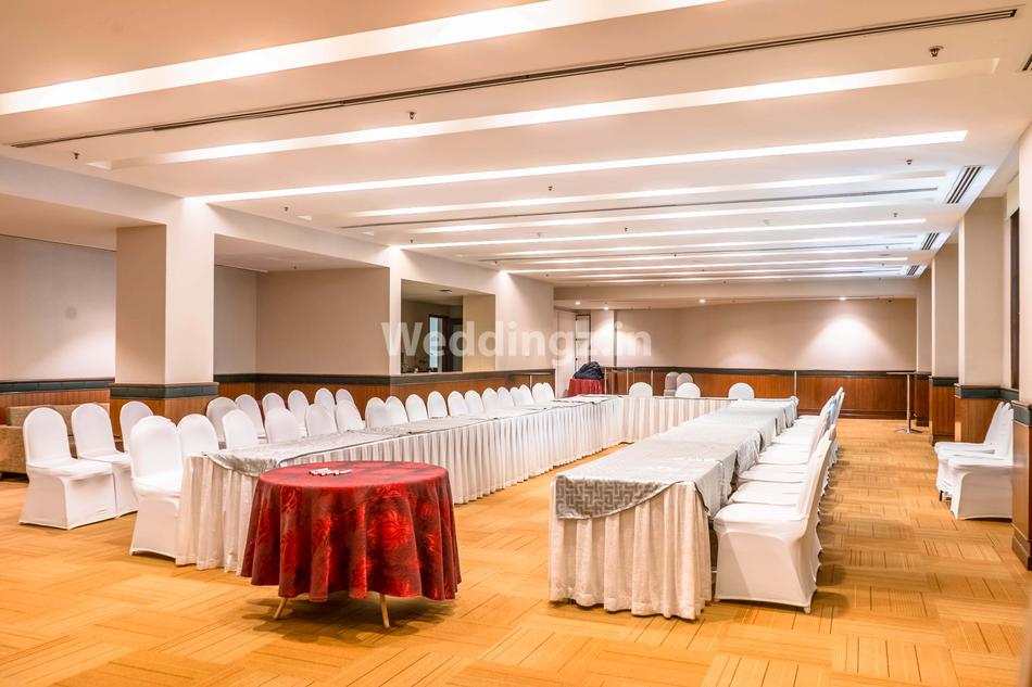 DLF Club 5 Sector 52, Gurugram | Banquet Hall | Wedding Lawn | WeddingZ.in
