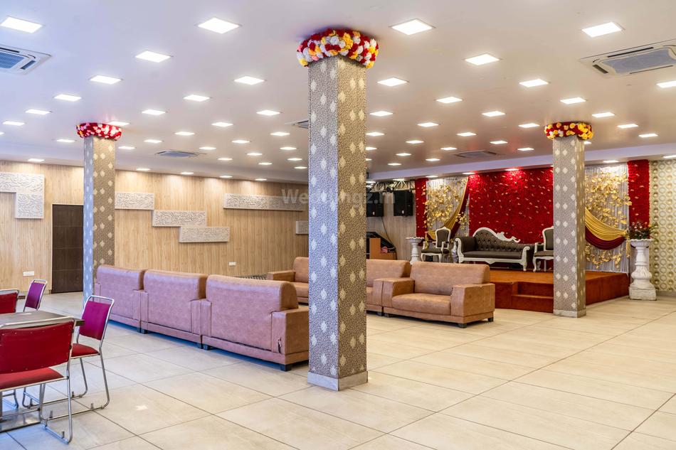 OYO Flagship 13847 HCMR Complex Shahdara, Delhi | Banquet Hall ...