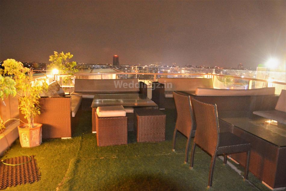 Level Seven Topsia, Kolkata | Banquet Hall | Banquet Terrace | WeddingZ.in