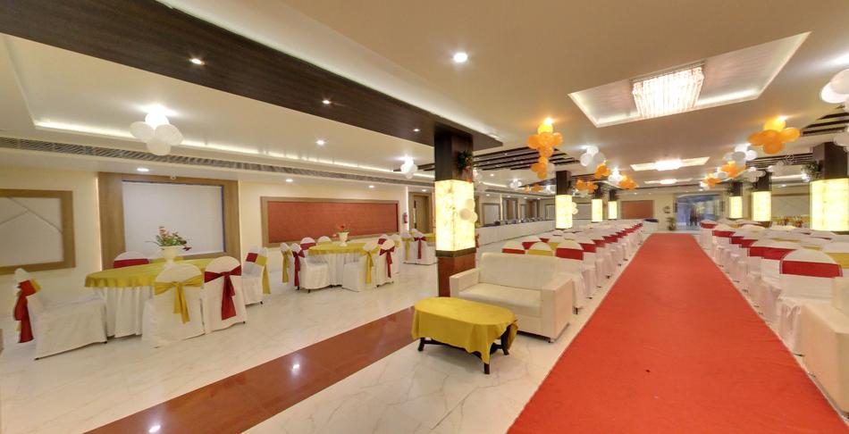 Hotel The Golden Apple Mahanagar, Lucknow | Banquet Hall | Wedding ...