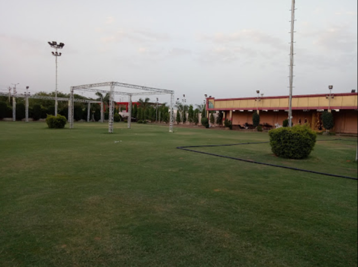 Maha Laxmi Paradise Jagatpura, Jaipur | Banquet Hall | Wedding Lawn ...