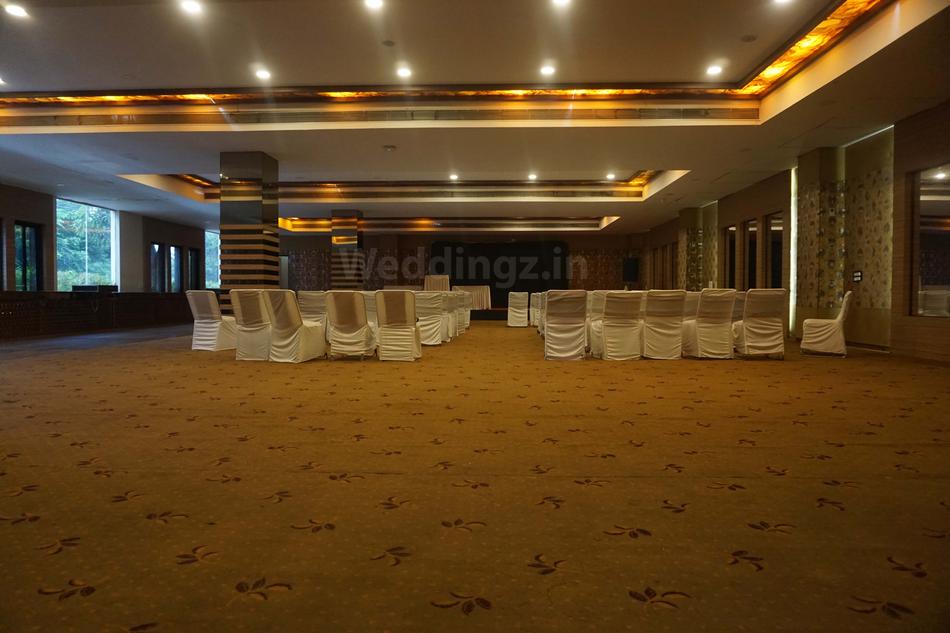 Solaris Hotel And Banquet Hall Pipliya Rao, Indore | Banquet Hall ...