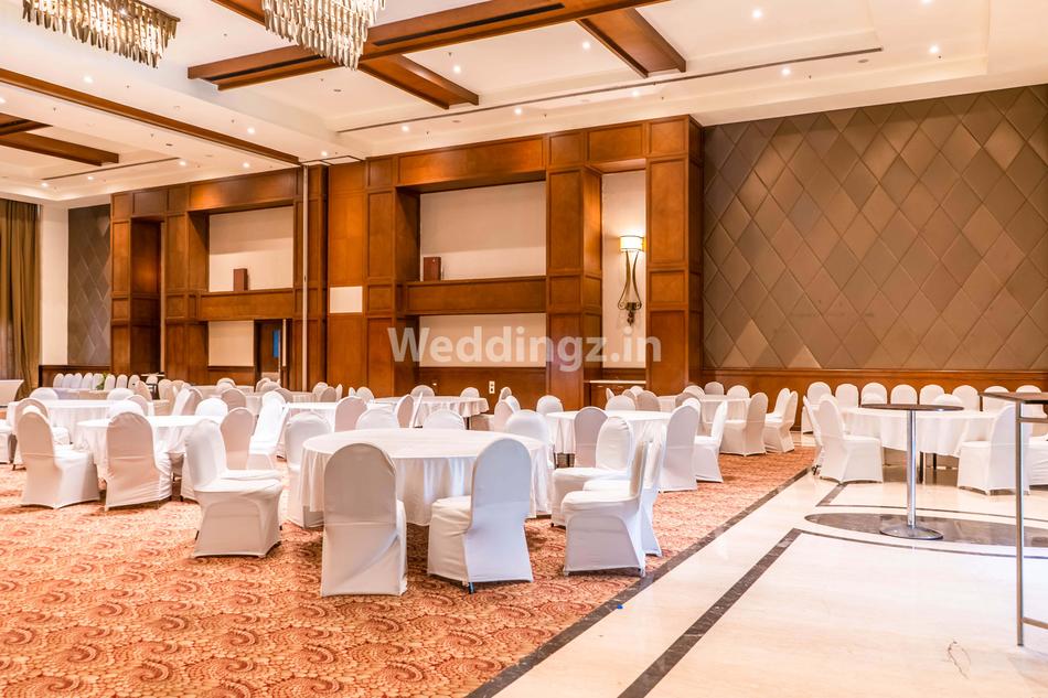 DLF Club 5 Sector 52, Gurugram | Banquet Hall | Wedding Lawn | WeddingZ.in