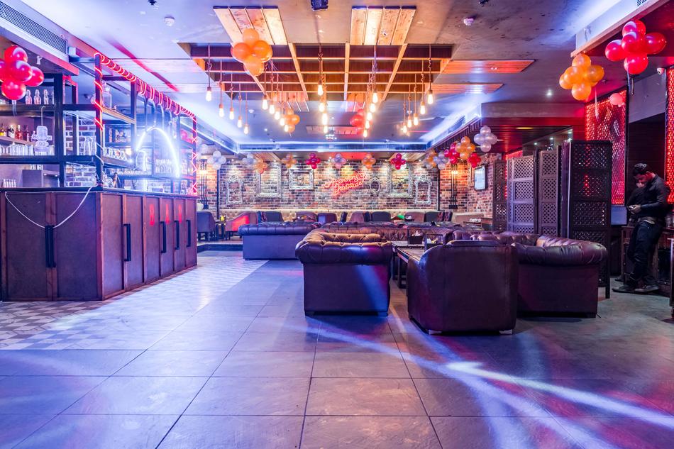 Castle 24 Lounge And Bar Rajouri Garden, Delhi | Banquet Hall | WeddingZ.in