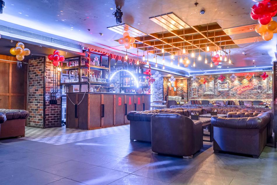 Castle 24 Lounge And Bar Rajouri Garden, Delhi | Banquet Hall | WeddingZ.in