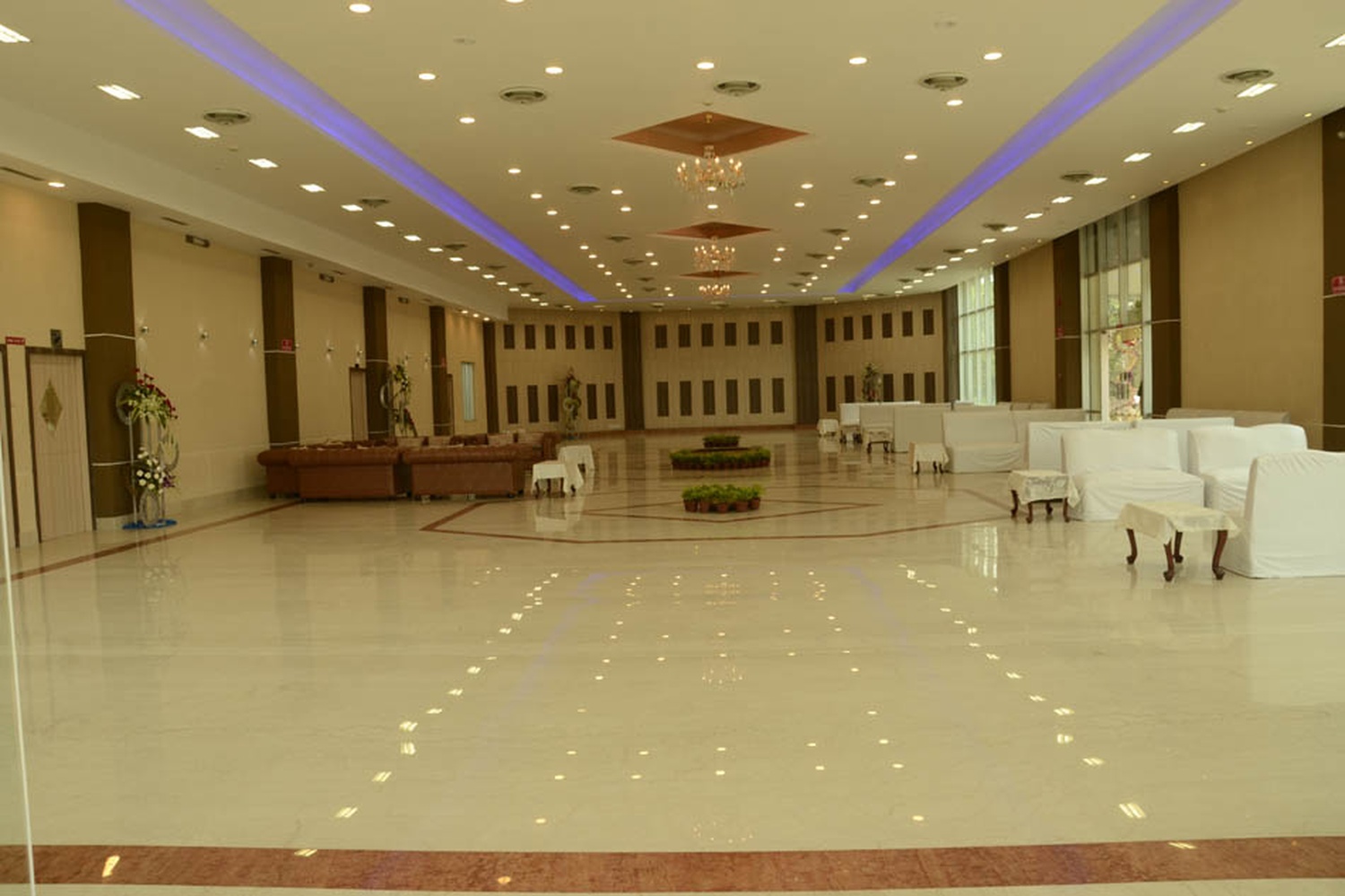 PC Chandra Garden EM Bypass, Kolkata | Banquet Hall | Wedding Lawn ...