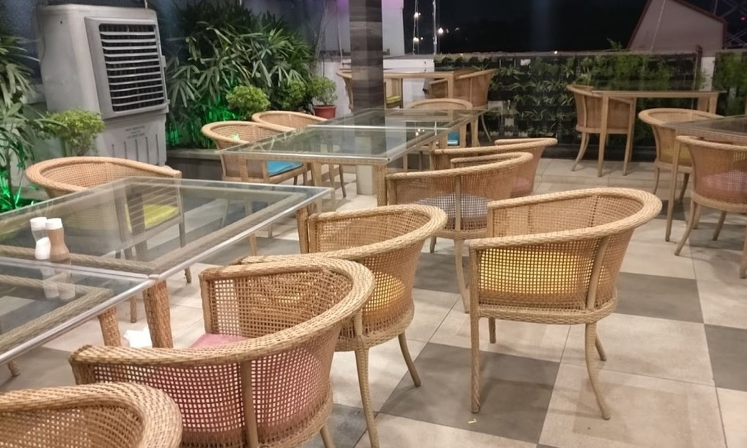 Rooftop Restaurant Patang Vijay Nagar, Indore | Banquet Terrace ...