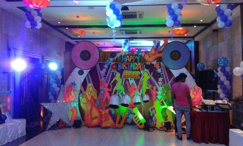 Mantra Dining Bar Powai, Mumbai | Banquet Hall | WeddingZ.in