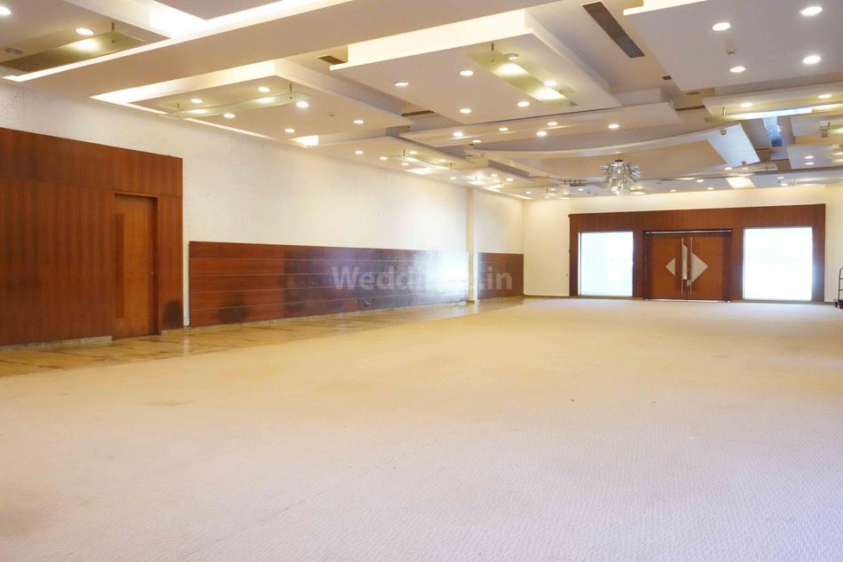 Seasons Hotel Kalavad Road, Rajkot | Banquet Hall | Wedding Lawn ...