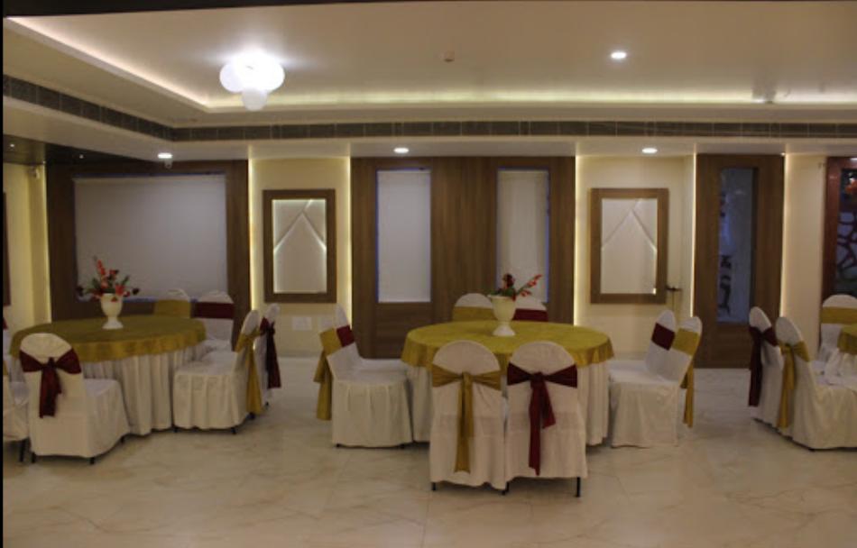 Hotel The Golden Apple Mahanagar, Lucknow | Banquet Hall | Wedding ...