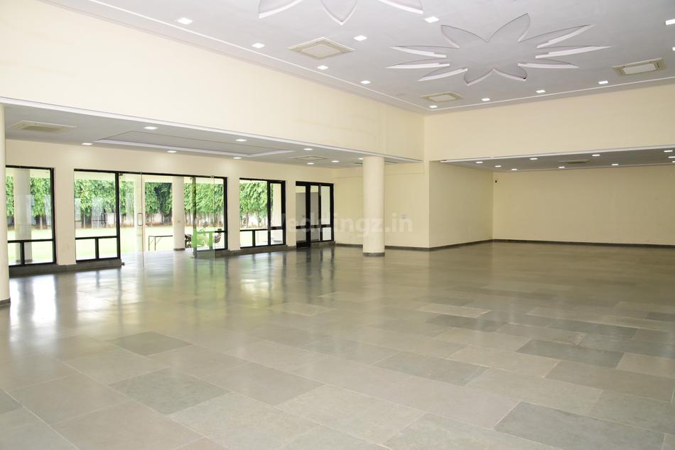 Alkapuri Club Alkapuri, Baroda | Banquet Hall | Wedding Lawn | WeddingZ.in