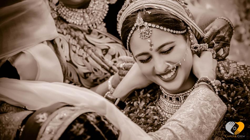 Camera Crew, Wedding photographer in Mumbai | WeddingZ